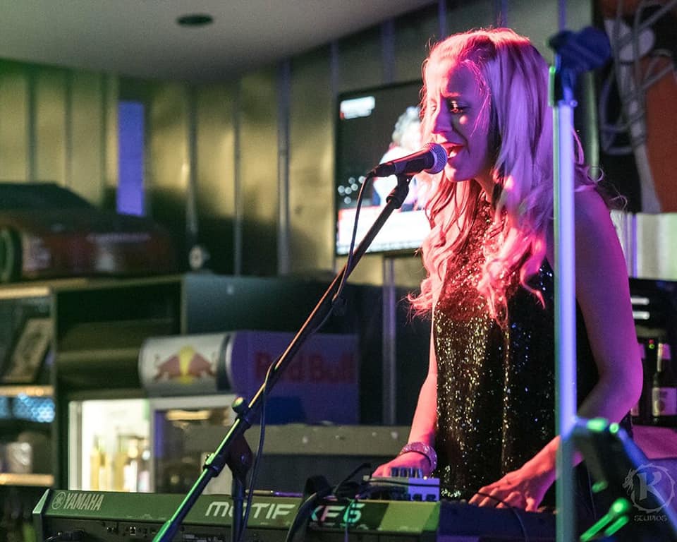 Kelly Vaughan on the Foggy Point Patio at the Renaissance Hotel - Olde ...